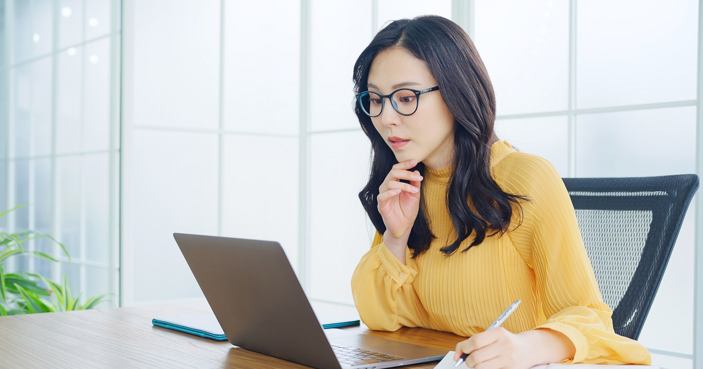 仕事が早い人の10つの特徴！早くなるコツや遅い人の特徴も紹介 | ビジネスチャットならChatwork